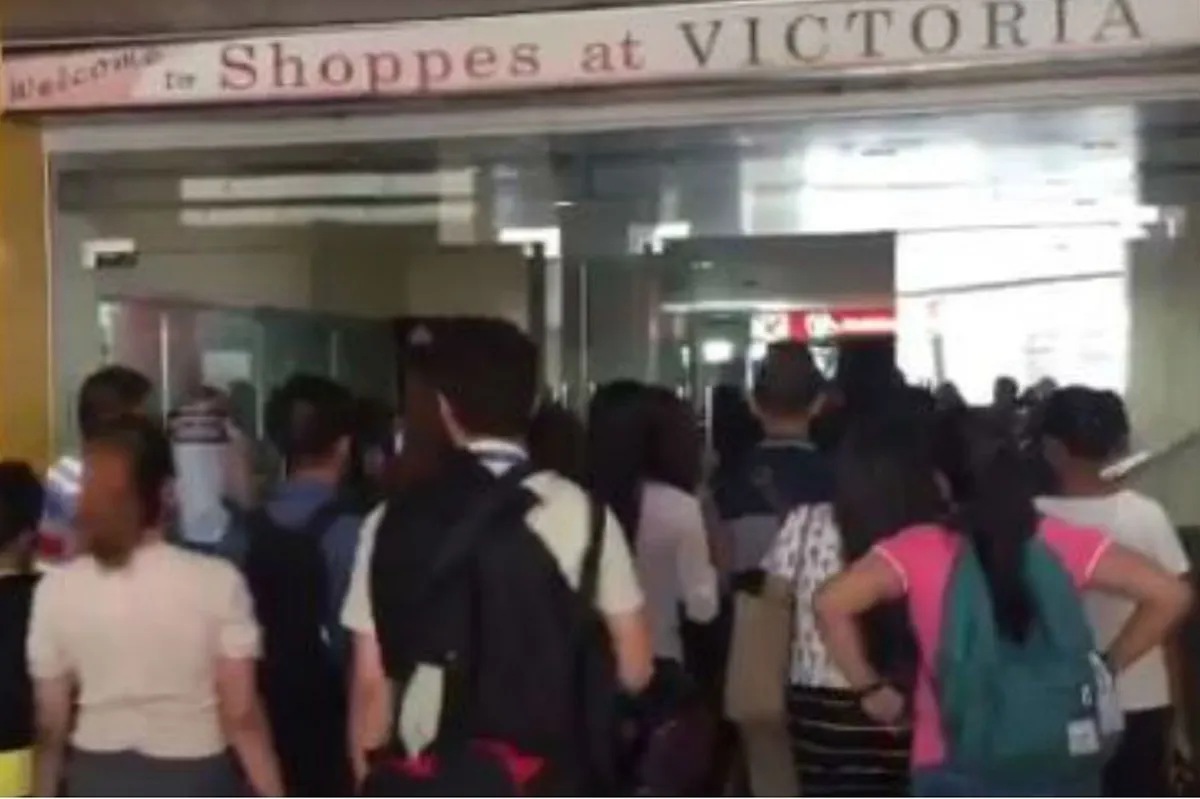 Victoria Towers sa QC, binulabog ng bomb threat | ABS-CBN News Victoria Towers sa QC, binulabog ng bomb threat | ABS-CBN News