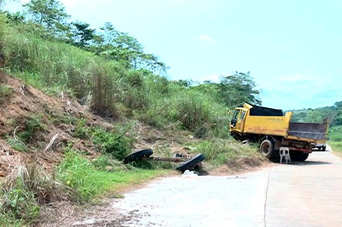 1 patay, 15 sugatan sa pagtaob ng dump truck | ABS-CBN News 1 patay, 15 sugatan sa pagtaob ng dump truck | ABS-CBN News