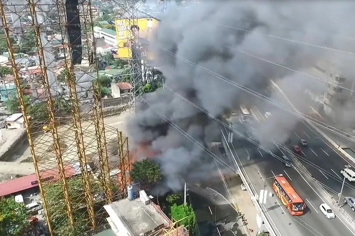 WATCH: NGCP tower collapses as fire engulfs houses in Alabang | ABS-CBN ...