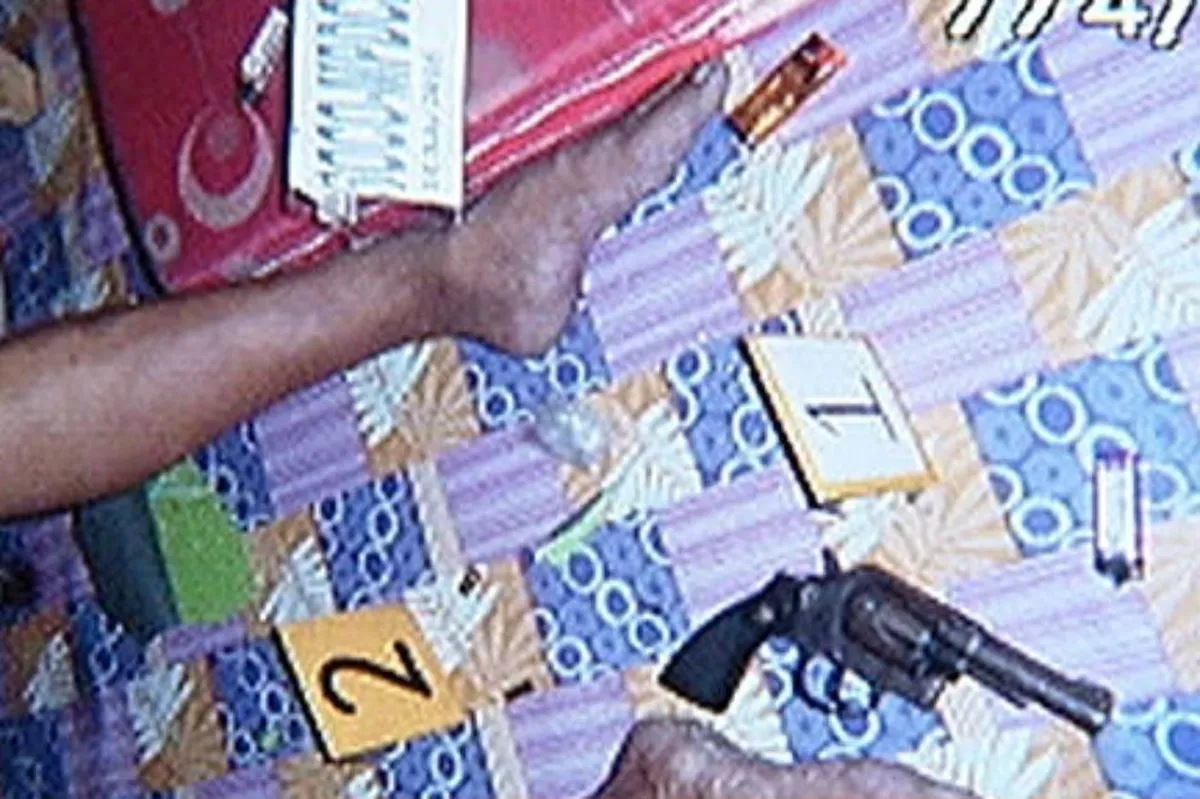 Umano'y tulak ng droga, patay matapos 'manlaban' sa pulis | ABS-CBN News Umano'y tulak ng droga, patay matapos 'manlaban' sa pulis | ABS-CBN News