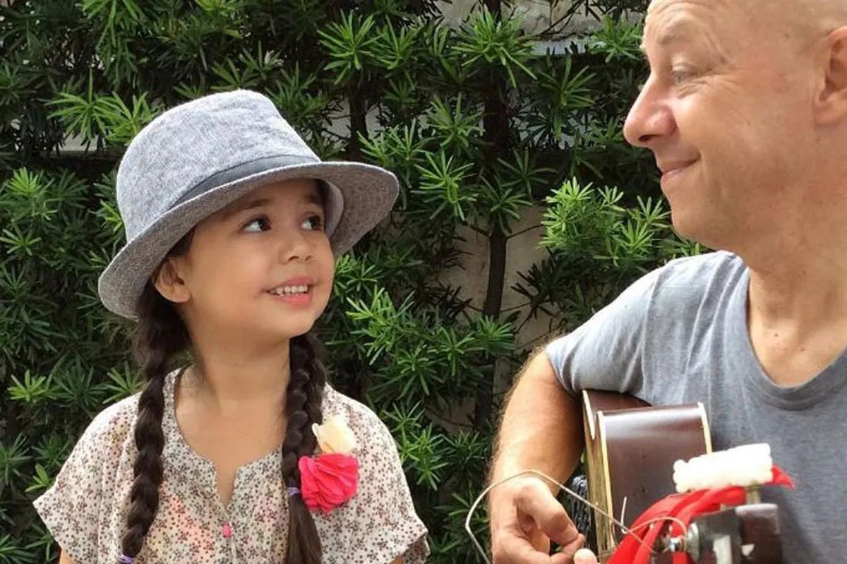 WATCH: Adorable Xia Vigor sings while dad plays guitar | ABS-CBN