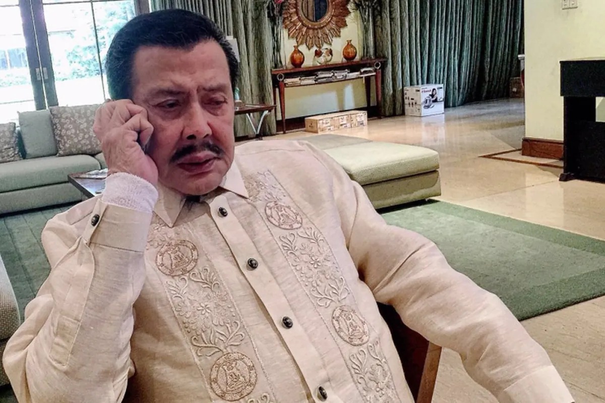 Jinggoy clarifies: Erap hospitalized due to fatigue, not pneumonia ...