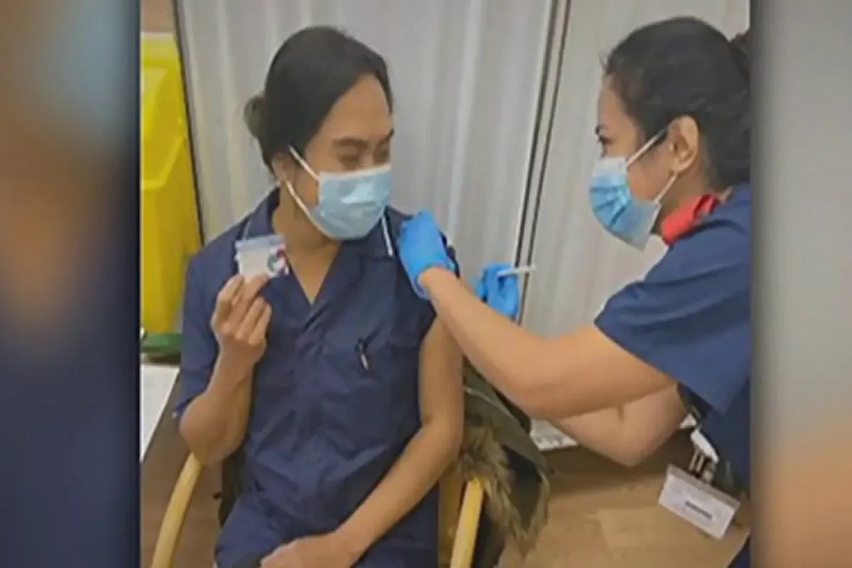 Pinoy frontliner sa UK, isa sa mga naturukan ng bakuna kontra COVID-19 | ABS-CBN News