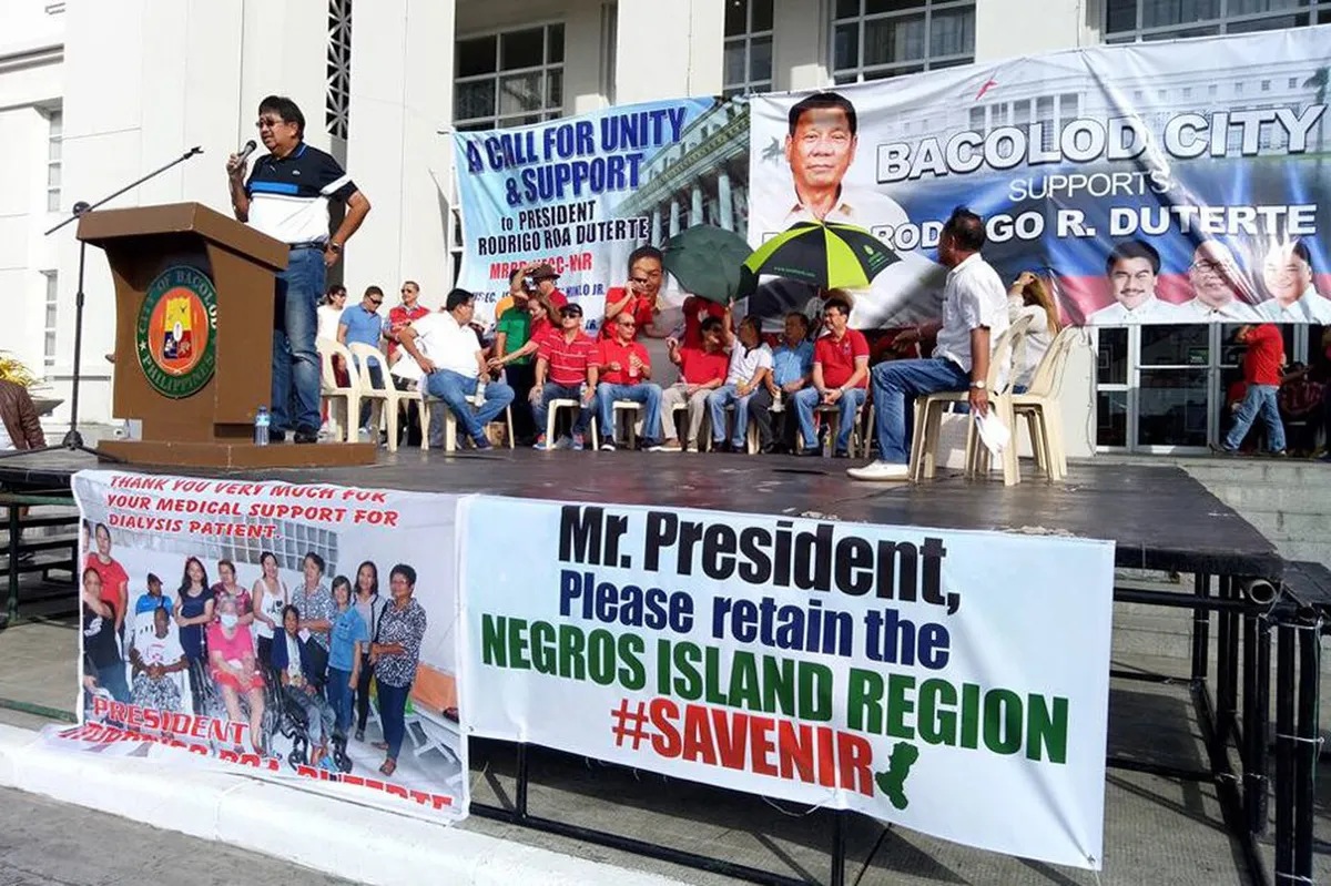 Top Negros officials join pro-Duterte rally | ABS-CBN News