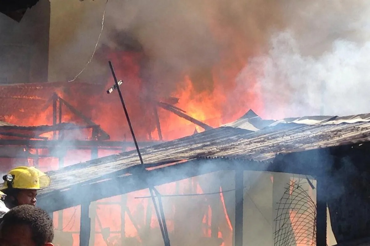 LOOK: Fire hits residential area in Cebu | ABS-CBN News