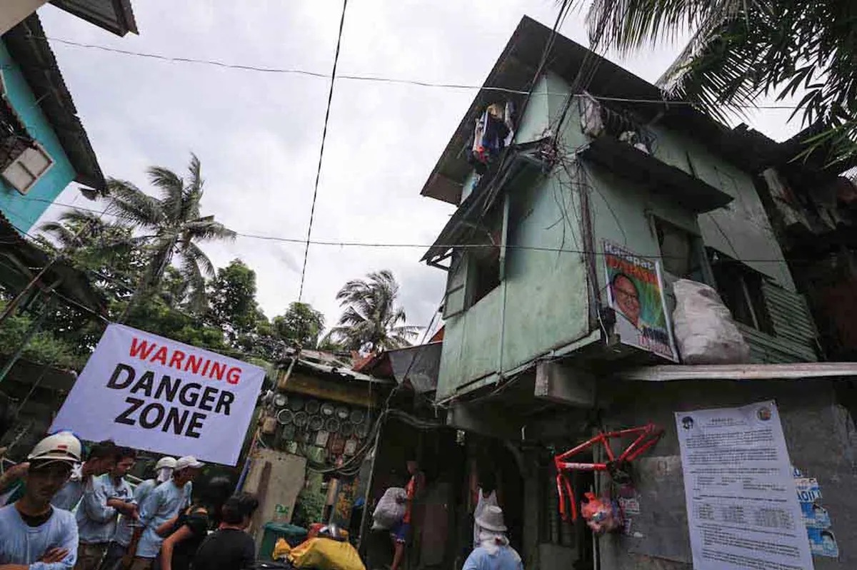 Give details on 'no relocation, no demolition' plan, Duterte urged ...