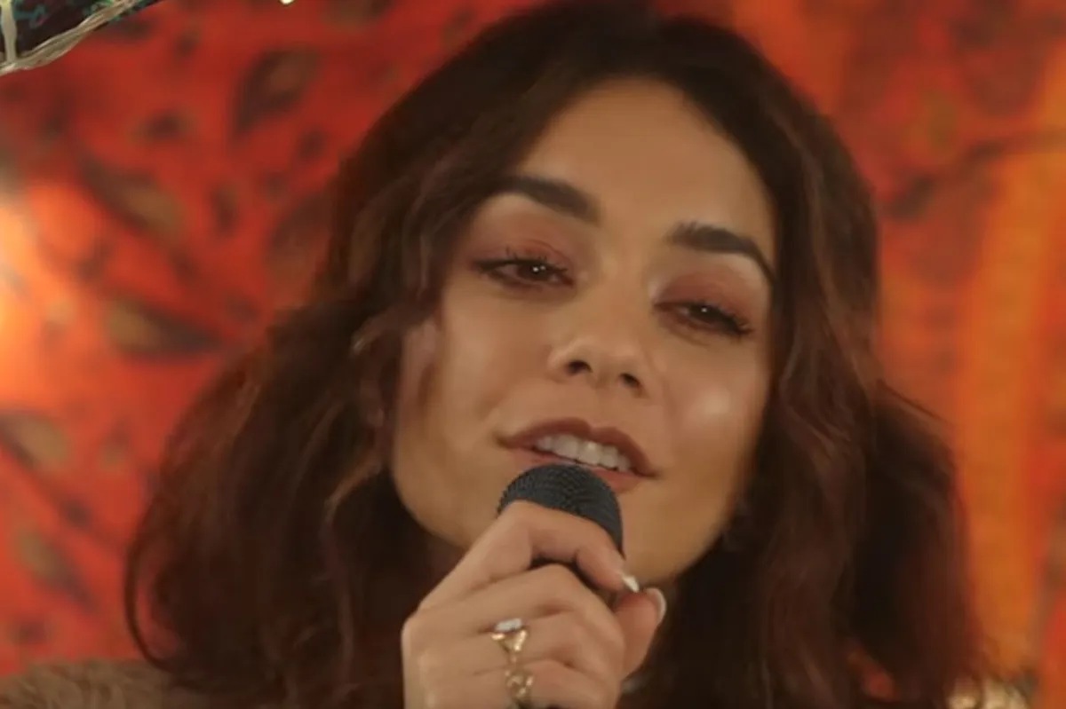 WATCH: Vanessa Hudgens, Ashley Tisdale reunite for first-ever duet ...