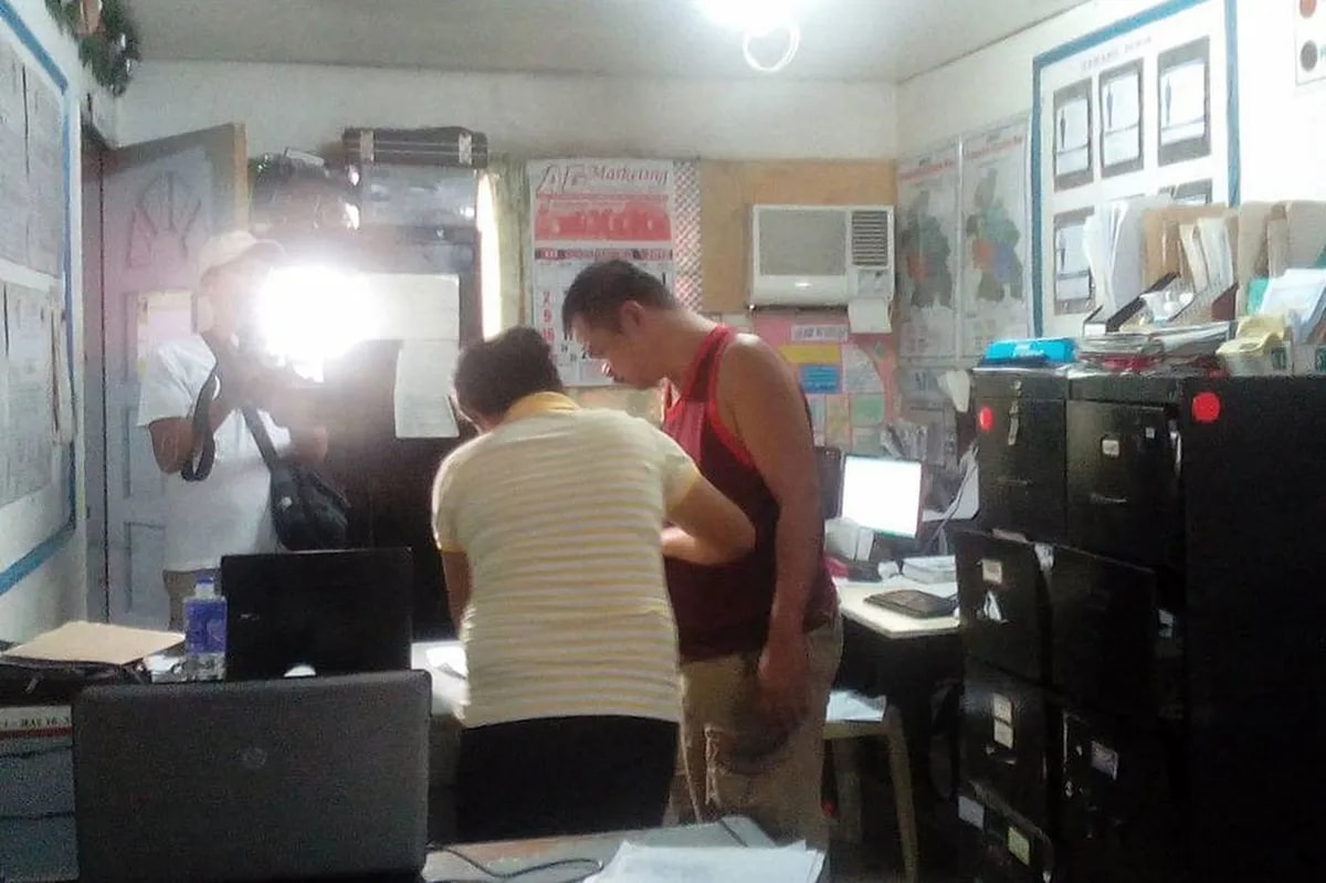 Abogado, 2 lalaki timbog sa buy-bust sa Iligan | ABS-CBN News Abogado, 2 lalaki timbog sa buy-bust sa Iligan | ABS-CBN News