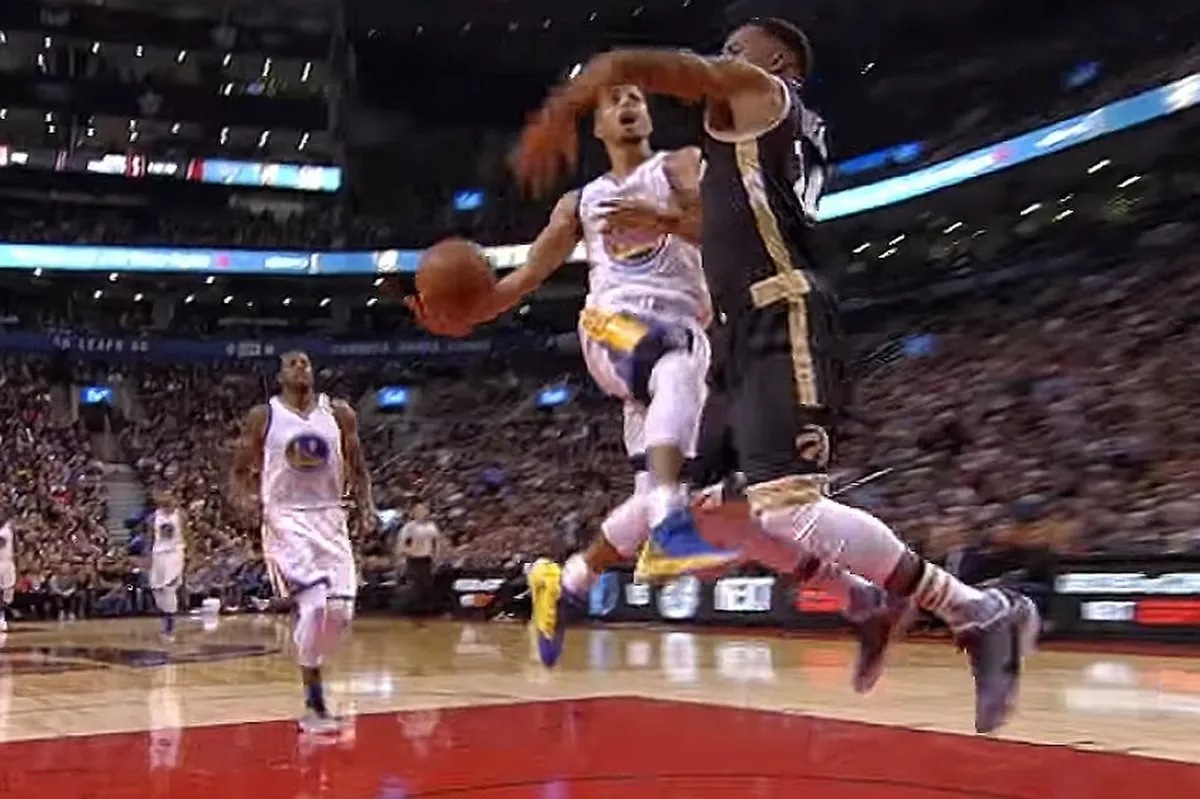 WATCH: Curry pulls off circus shot and gets a foul | ABS-CBN Sports