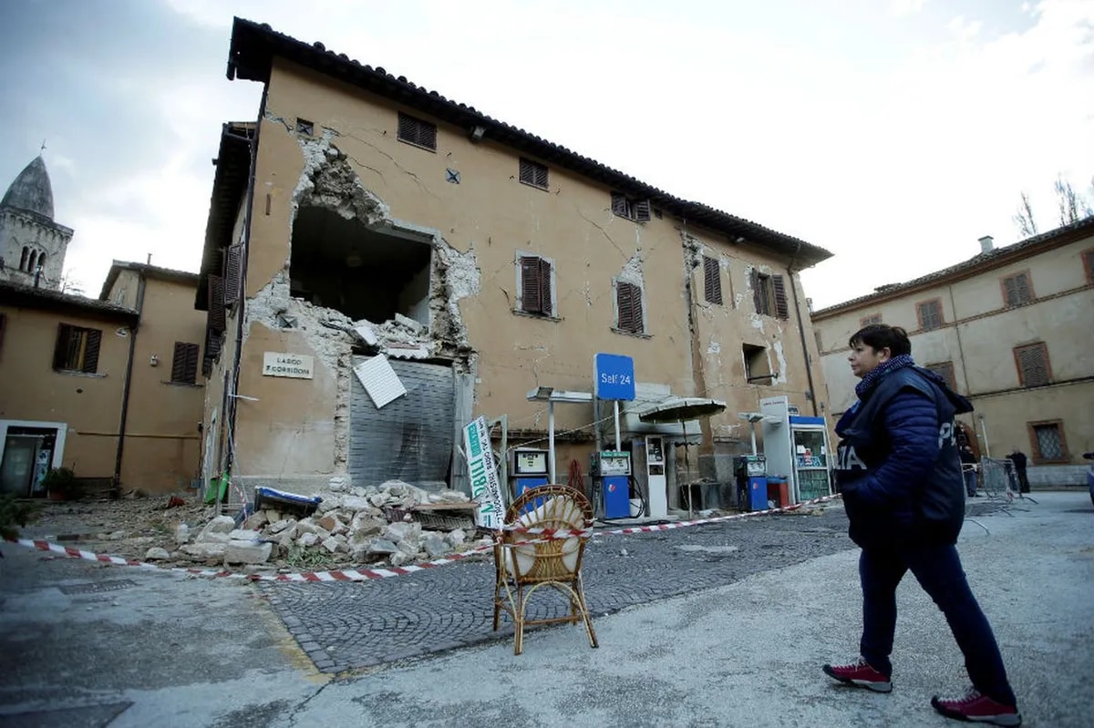 Hundreds flee new earthquakes in Italy | ABS-CBN
