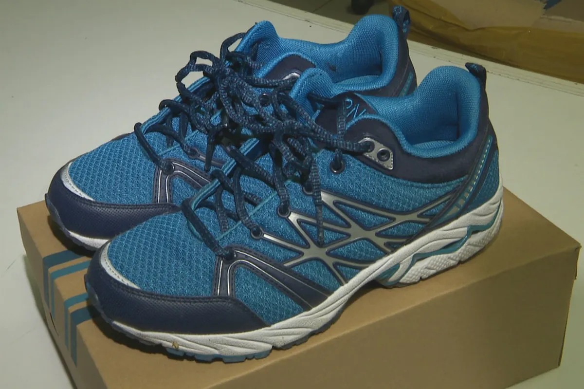 100 pares ng pekeng PNP rubber shoes nasamsam | ABS-CBN News