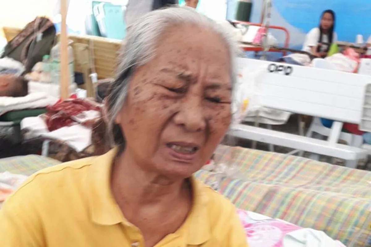 Ilang biktima ng lindol sa Caraga sa tent muna nananatili | ABS-CBN News