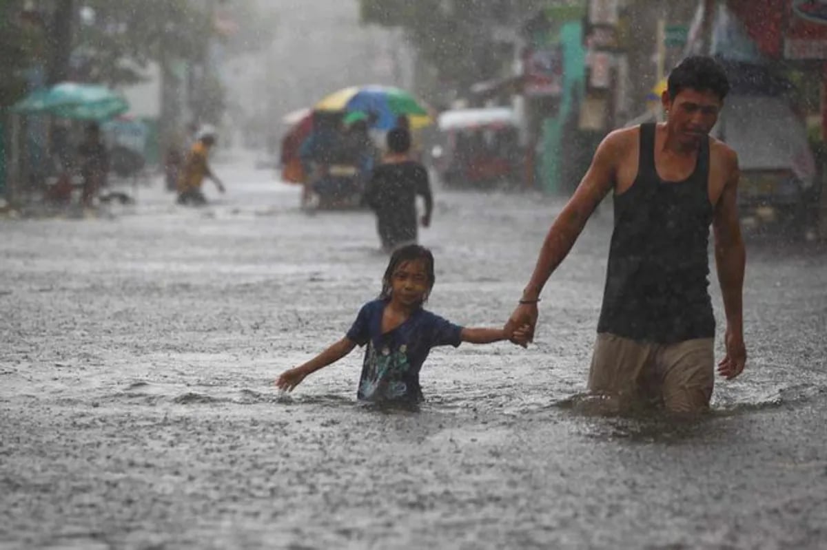 Orange rainfall warning raised in Metro Manila, other areas | ABS-CBN News