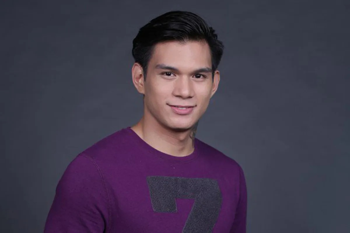 Zeus Collins goes solo in free concert | ABS-CBN Entertainment