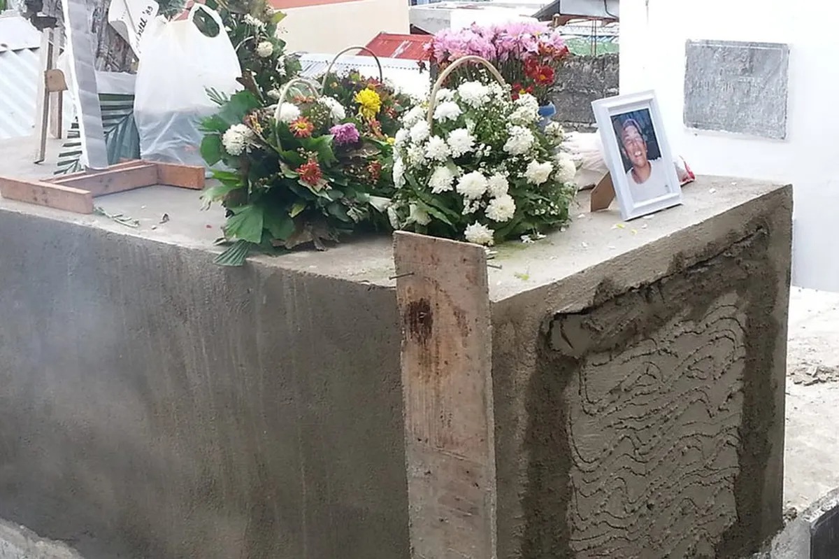 Espinosa's co-inmate laid to rest at Albuera cemetery | ABS-CBN News
