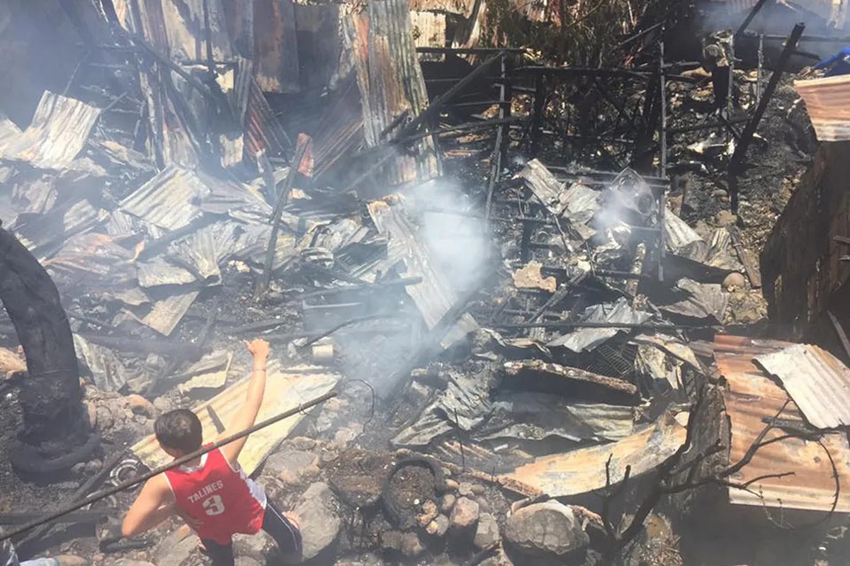 LOOK: Fire razes 25 homes in CDO | ABS-CBN News
