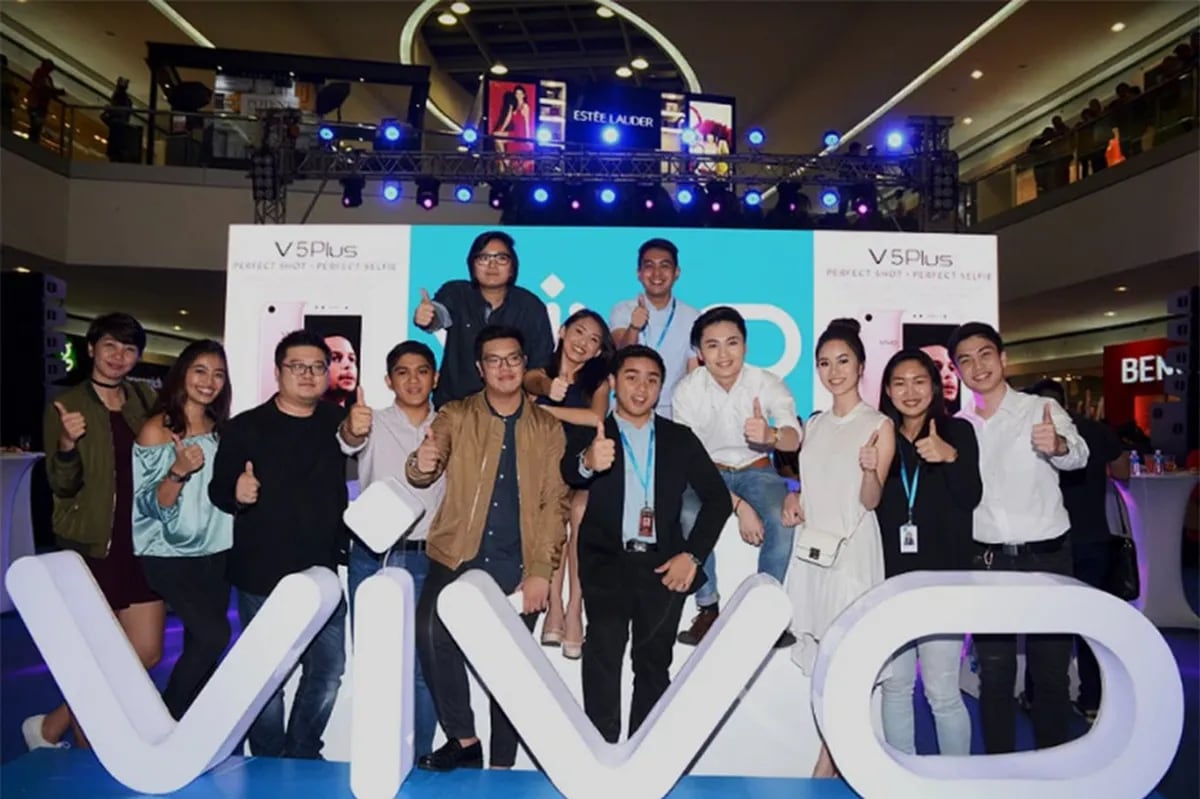 Vivo launches world’s first 20MP Dual Front camera and 'perfect selfie ...