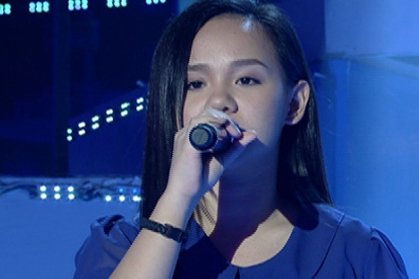 Teen from Bulacan earns standing ovation from 'Tawag' judges | ABS-CBN ...