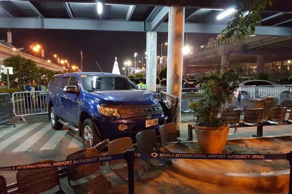 5 hurt as SUV slams into NAIA crowd | ABS-CBN News