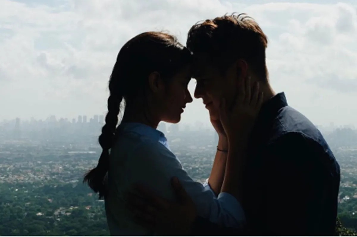 Still no kissing scenes in upcoming LizQuen movie | ABS-CBN Entertainment