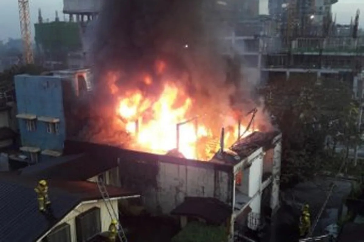 Pabrika ng damit sa Makati, nasunog; 3 sugatan | ABS-CBN News Pabrika ng damit sa Makati, nasunog; 3 sugatan | ABS-CBN News