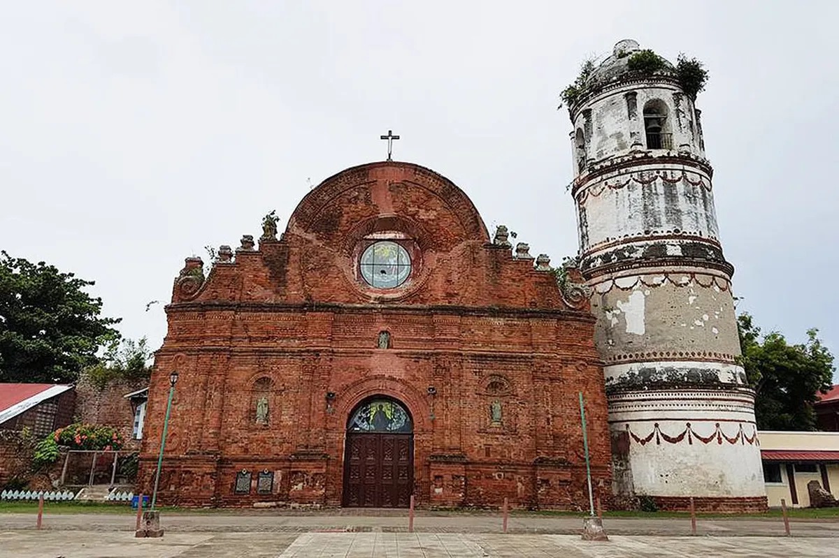 Treasure hunters digging in Isabela church? | ABS-CBN News