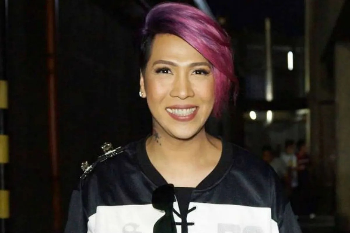 Watch Vice Ganda Gets Mobbed By Fans Abs Cbn Entertainment