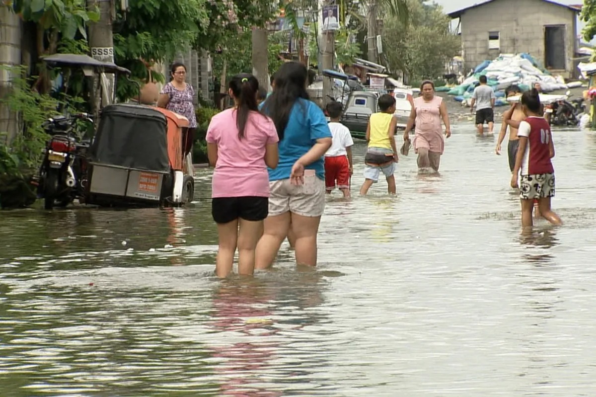 Ilang lugar sa Malabon, binaha | ABS-CBN News Ilang lugar sa Malabon, binaha | ABS-CBN News