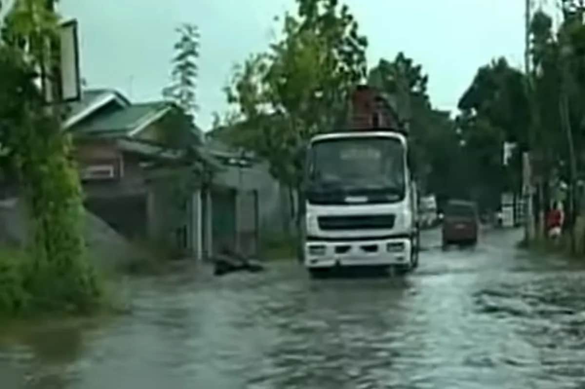 Southwest monsoon rains flood dozens of villages in Pampanga | ABS-CBN News