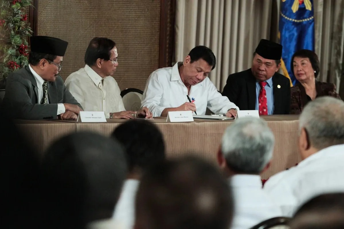 Duterte leads ceremonial signing of Bangsamoro Organic Law | ABS-CBN News