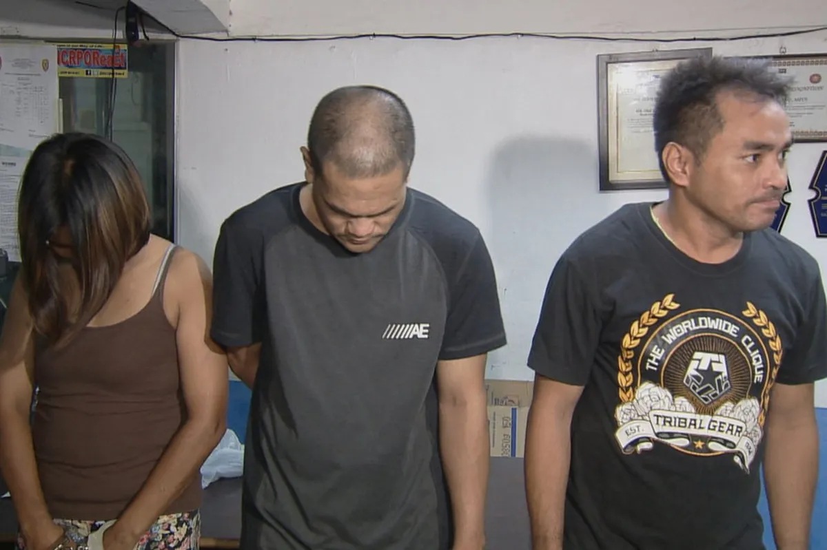 AWOL na pulis, nahulihan ng droga sa Quiapo | ABS-CBN News AWOL na pulis, nahulihan ng droga sa Quiapo | ABS-CBN News