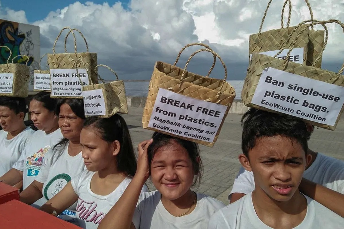 Pag-iwas sa paggamit ng single-use plastic, ipinanawagan | ABS-CBN News