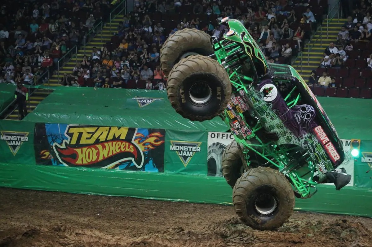 Gigantic trucks thrill Manila crowd at 'Monster Jam' | ABS-CBN Lifestyle