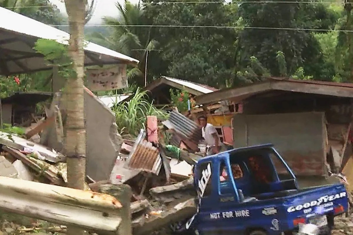 Quake leaves devastation in Kidapawan village | ABS-CBN