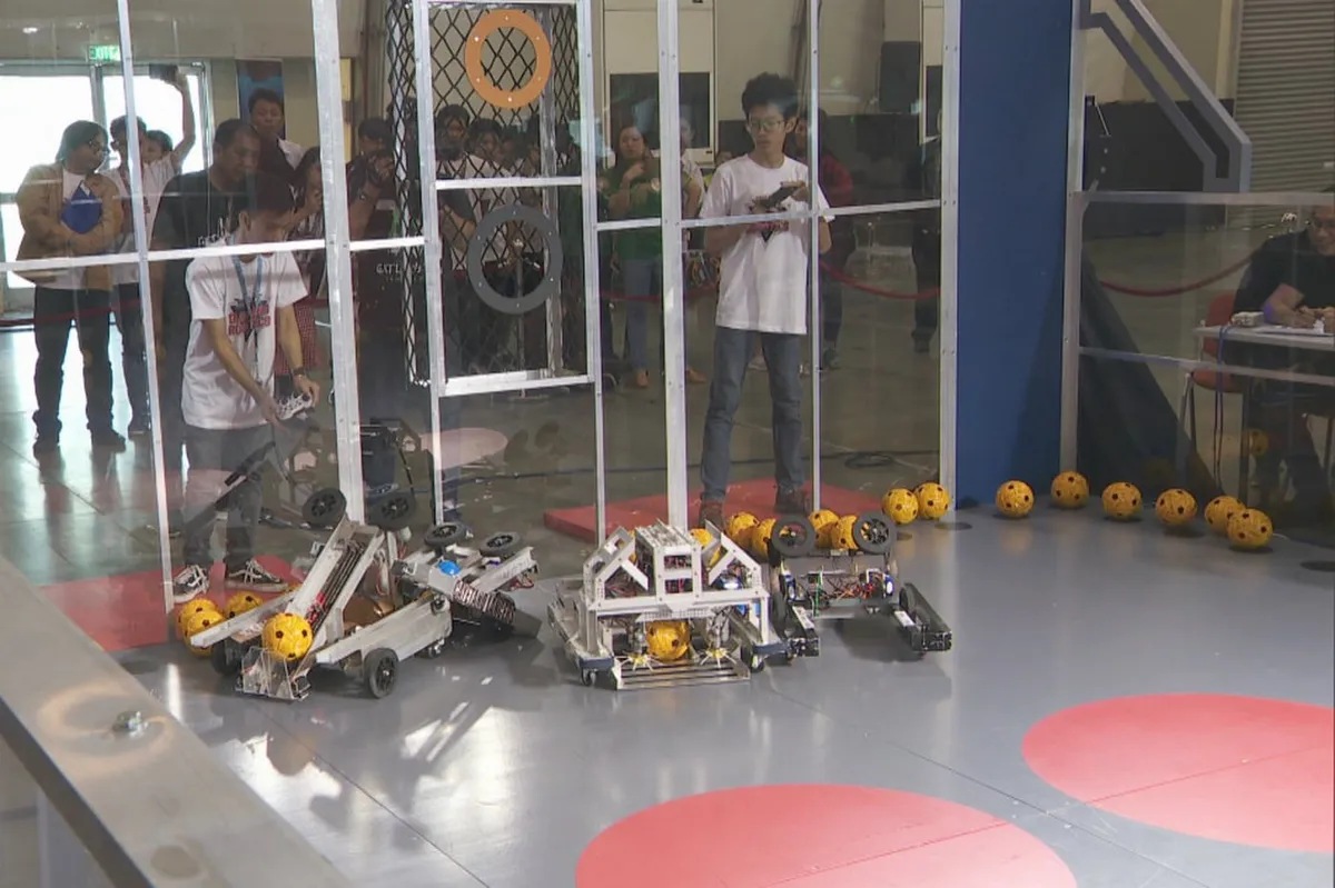 Public high school students, nagtagisan sa DOST robotics competition ...