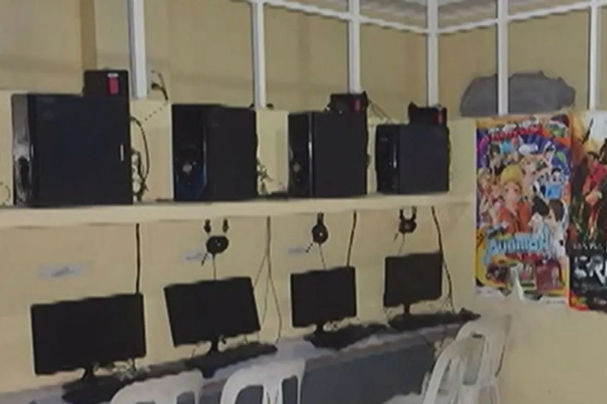 2 kawatan nangholdap, nanghalay, namaril sa computer shop | ABS-CBN News