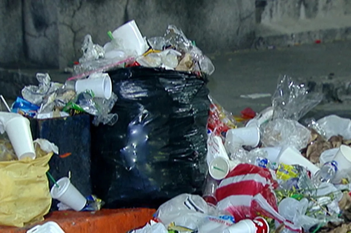Nahakot na basura sa Maynila ngayong Undas, higit 60 trak | ABS-CBN News