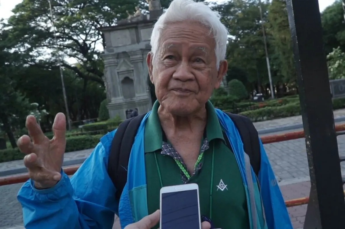 Lolo, pursigidong maabot ang pangarap na maging abogado | ABS-CBN Lolo, pursigidong maabot ang pangarap na maging abogado | ABS-CBN