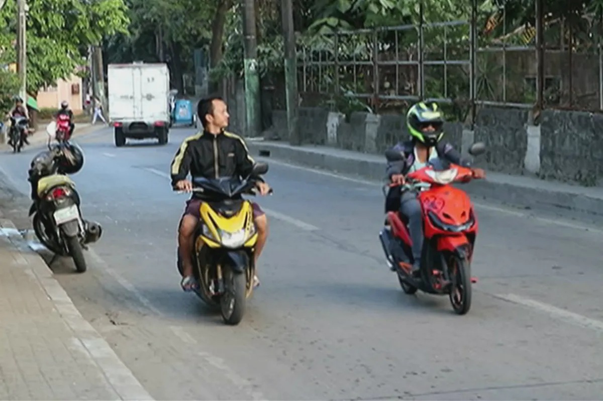 ALAMIN: Paano ang tamang pagsuot ng helmet? | ABS-CBN News