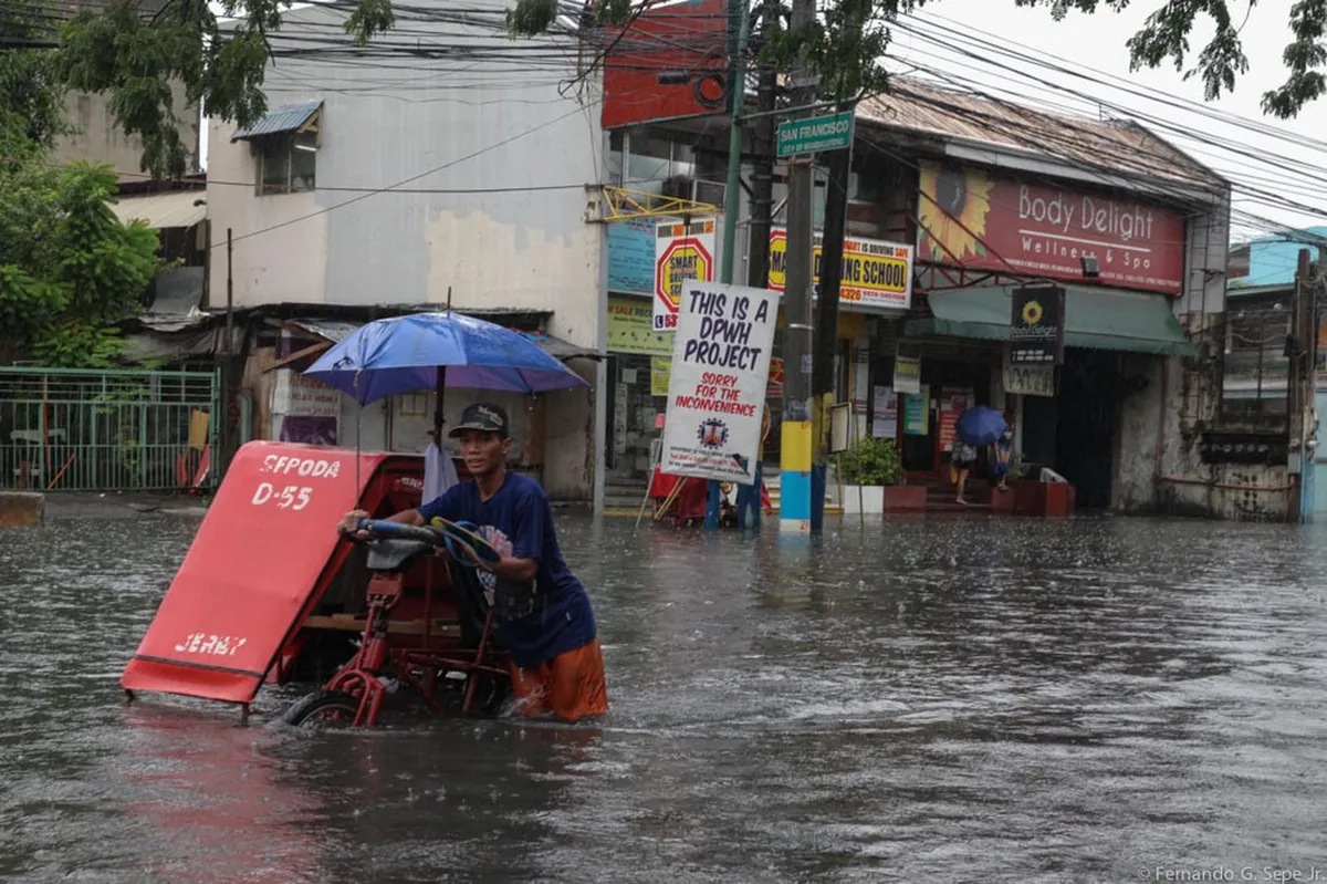 Baha sa Mandaluyong, dahil sa napabayaang flood control project? | ABS ...