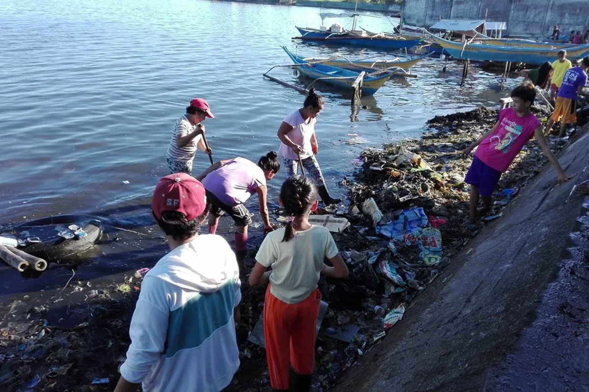Libo-libong Pinoy, lumahok sa paglilinis ng mga dalampasigan | ABS-CBN News Libo-libong Pinoy, lumahok sa paglilinis ng mga dalampasigan | ABS-CBN News