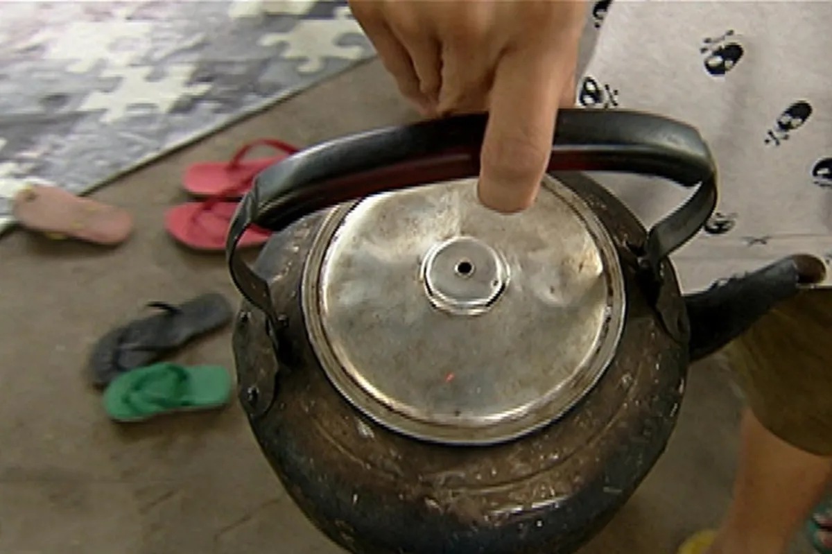 Takure, ipinamahagi sa mga 'bakwit' | ABS-CBN News