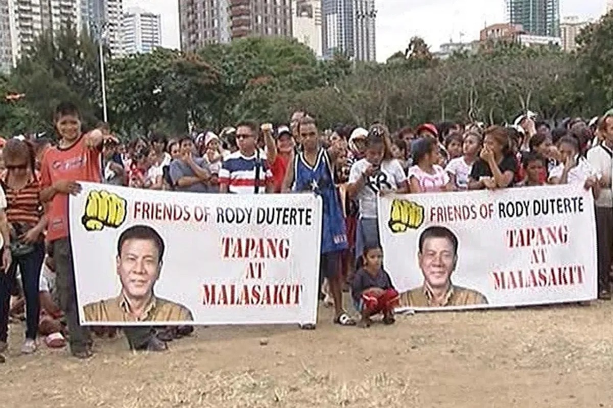 Kritiko ni VP Robredo, nagsagawa ng rally sa Qurino Grandstand | ABS ...
