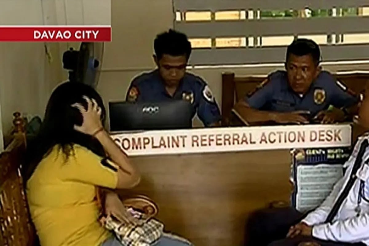 Dalawang babae arestado sa Davao dahil sa bomb joke | ABS-CBN News Dalawang babae arestado sa Davao dahil sa bomb joke | ABS-CBN News