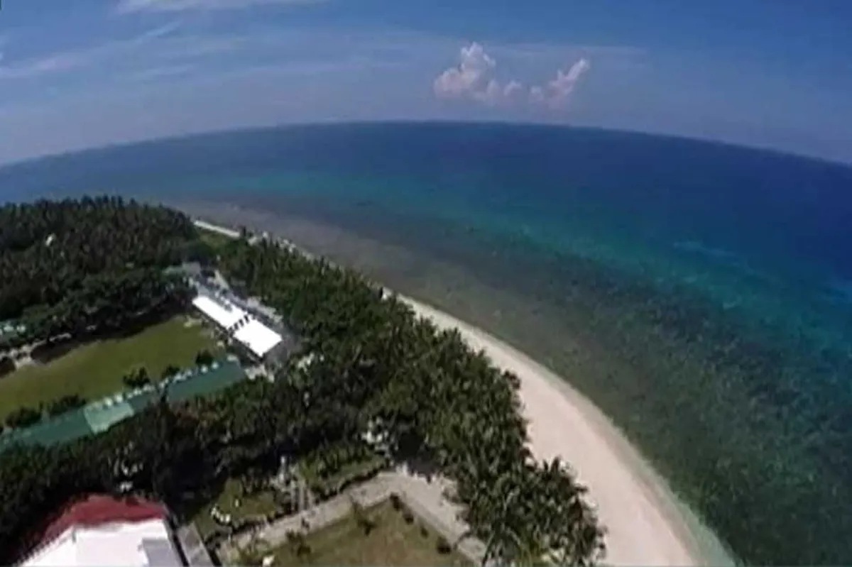 Soldiers, doctors visit Calayan Island | ABS-CBN News
