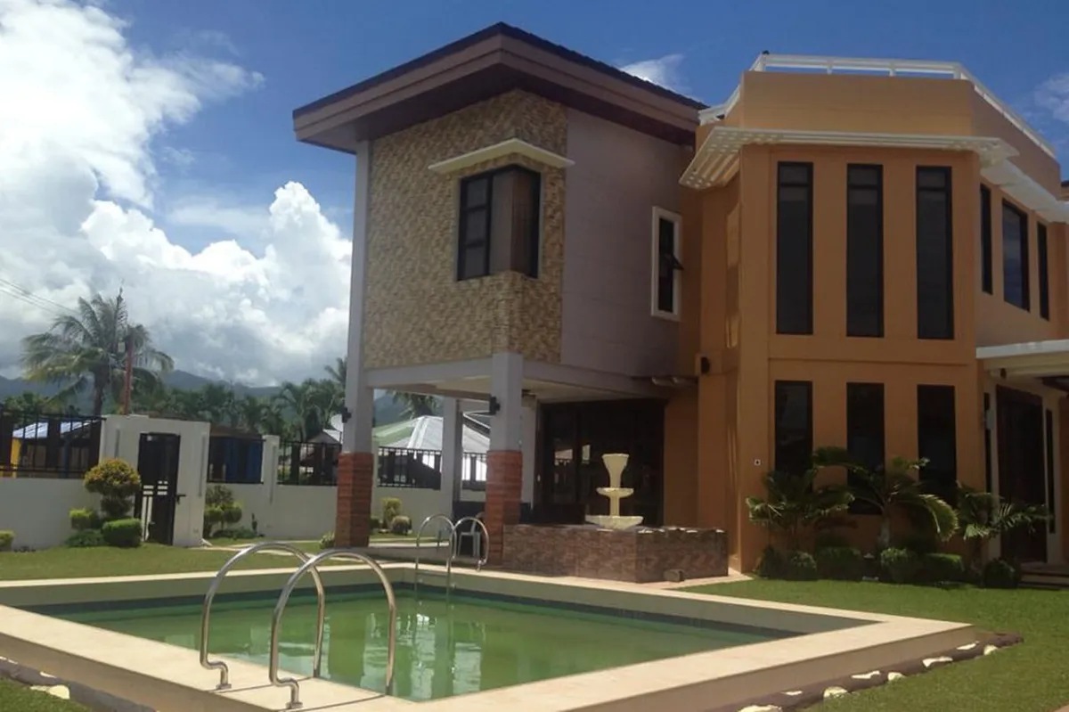 SILIPIN: Bahay ng 'narco' mayor ng Albuera, Leyte | ABS-CBN News SILIPIN: Bahay ng 'narco' mayor ng Albuera, Leyte | ABS-CBN News