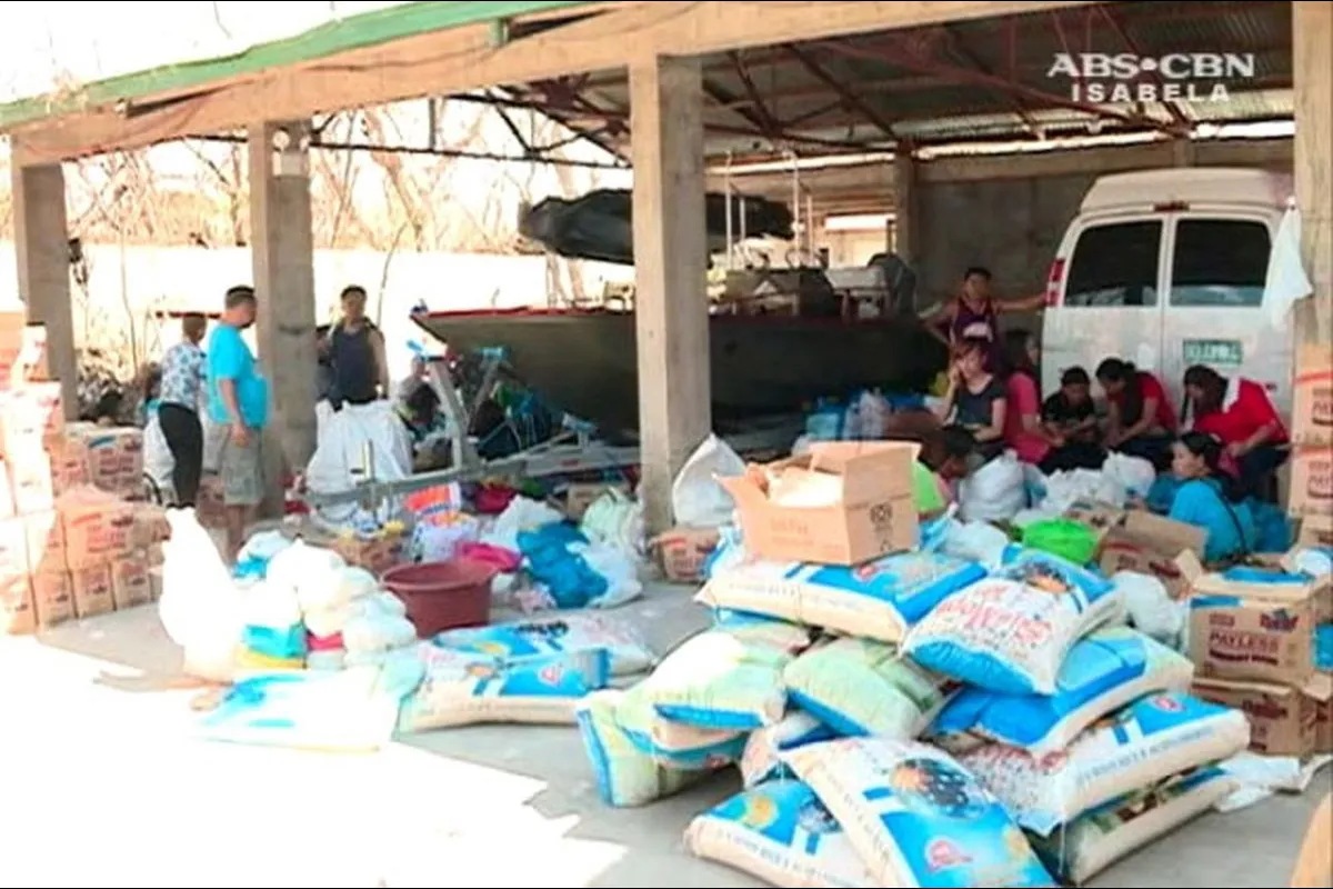 Mga nasalanta ng bagyo, idinadaing ang mabagal na relief operations ...
