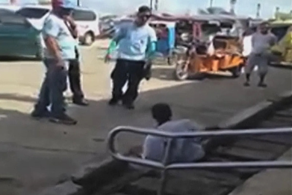 VIRAL: Matandang lalaki, itinulak ng traffic enforcer | ABS-CBN