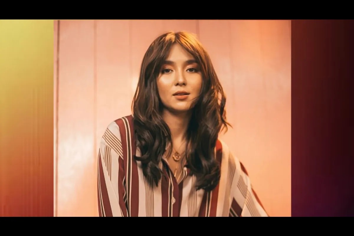 Kathryn Bernardo becomes first Filipino actress with 2 movies that ...