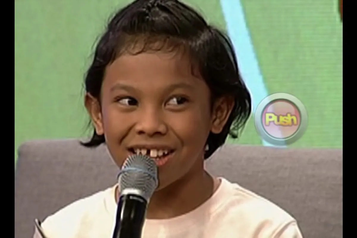 Awra Briguela’s family reveal how he is off cam | ABS-CBN Entertainment